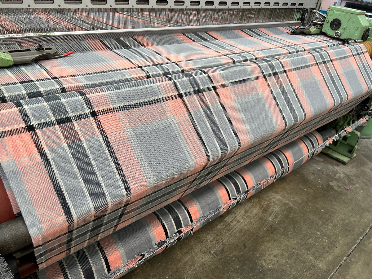 Adventure Awaits (New Wool) "SHELL COLLECTOR" Travel Rug NEW RELEASE ...