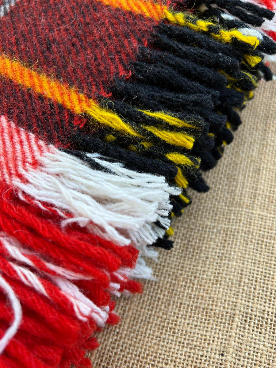 Classic Red & Black TRAVEL RUG New Zealand Wool Blanket – Fresh Retro Love